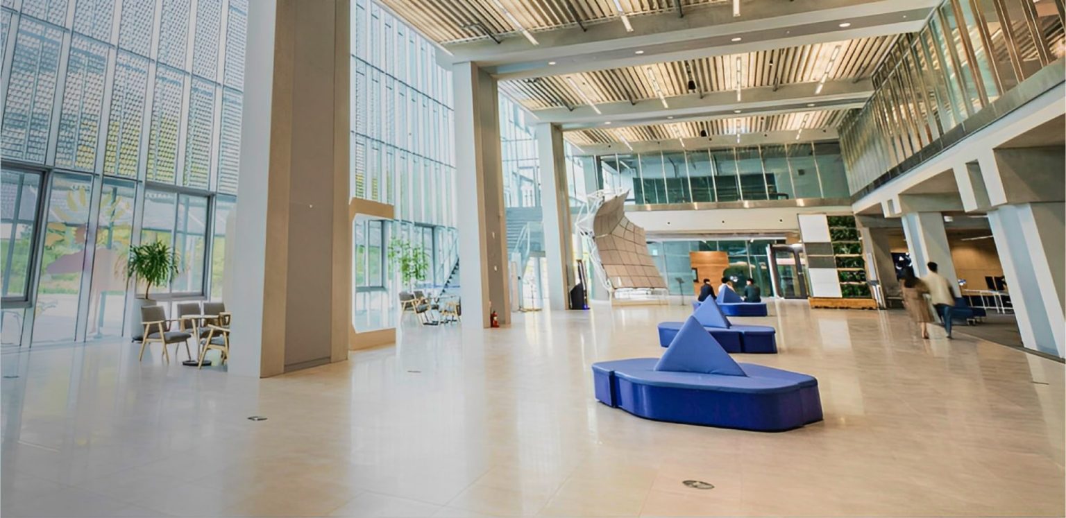 Scrubber 50 - Commercial Robot Floor Scrubber - Gausium